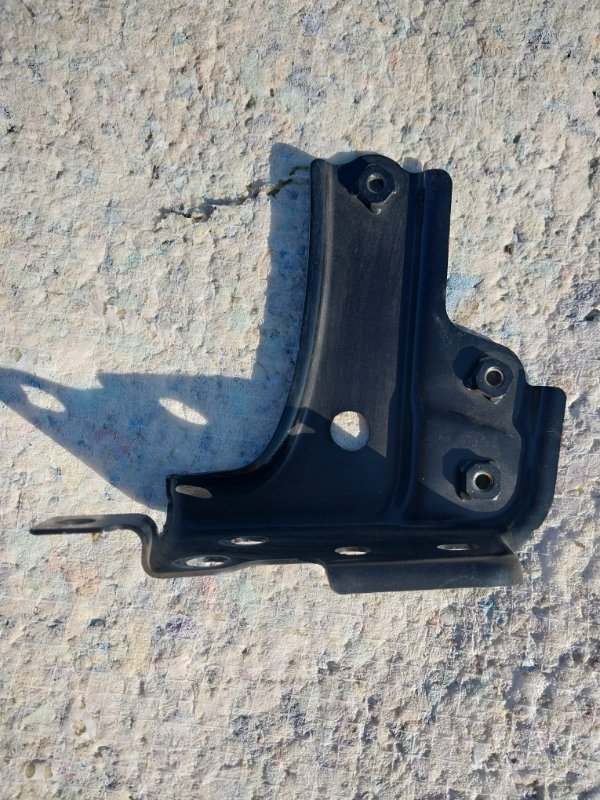 Кронштейн крыла правый Lexus UX 2019 200 2.0 5383576030 купить Б/У id8642